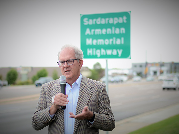 Colorado Unveils Sardarapat Armenian Memorial Highway Signs