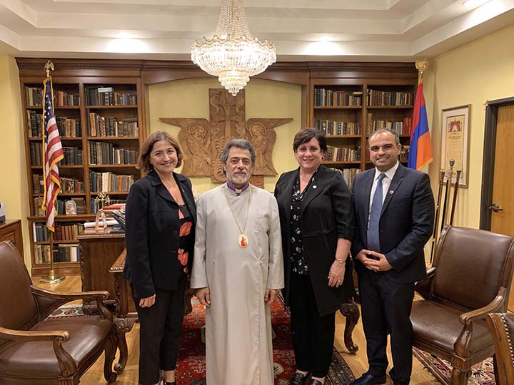 Archbishop Hovnan Derderian to Receive Khrimian Hayrig Award at ANCA-WR ...